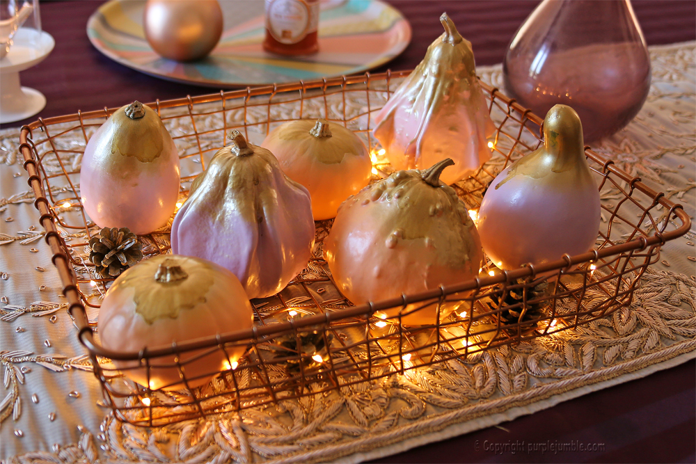 Déco festive avec des coloquintes pastel et doré {DIY} - Purple Jumble