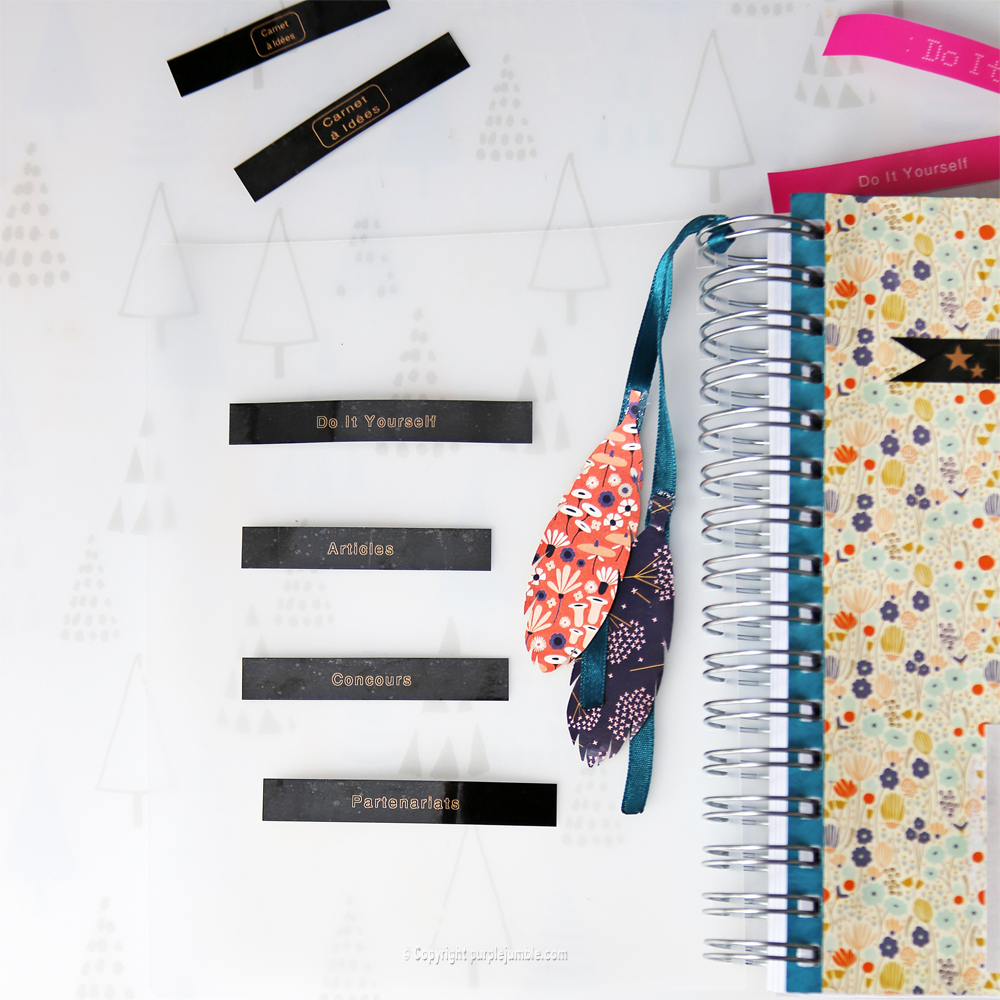 Customiser un carnet avec du papier et des étiquettes {DIY} - Purple Jumble