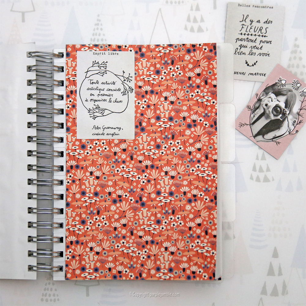 Customiser un carnet avec du papier et des étiquettes {DIY} - Purple Jumble